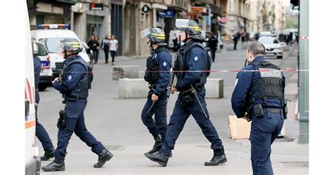 Френската полиция издирва заподозрян след взрива в Лион вижте мястото на инцидента