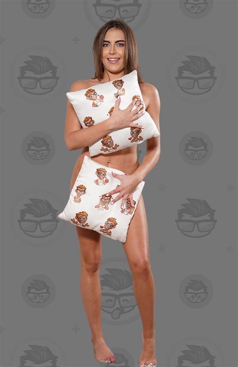 Selina Bentz Returns For Sizzling Fucking Scene With The Porndude Great Casting Scene