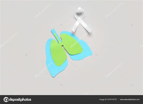 Paper Lungs White Ribbon Grey Background Lung Cancer Concept — Stock
