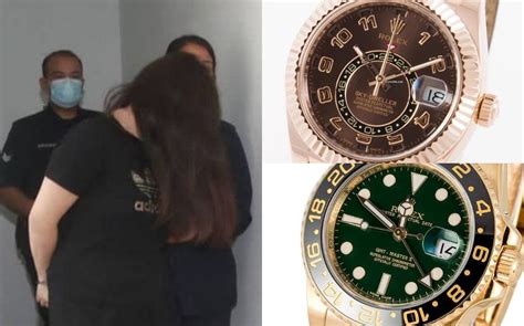 Netizens Question How Can This Police Officer In Ipoh Afford 2 Rolex