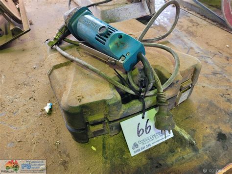 3800 Makita Nibbler And Rockwell Jigsaw Woorinen South Vic Ama Group