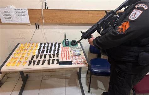 Jovem Tenta Fugir Da Pm E Acaba Se Ferindo Ao Pular Do Muro De Uma