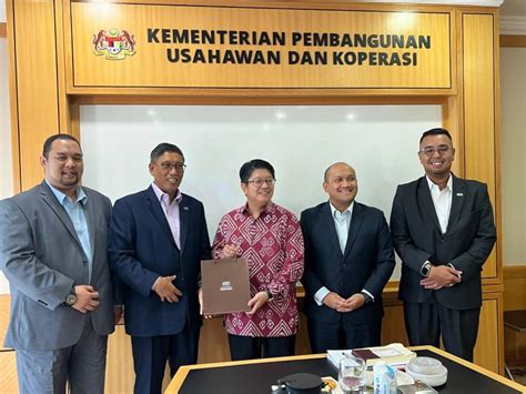 Tq Ybm Datuk Ewon Benedick And Senior Officers From Ministers Office It Was A Good Meeting