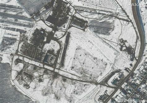 ロシア軍、ウクライナ国境から14キロ地点にも展開 衛星画像 写真9枚 国際ニュース：afpbb News