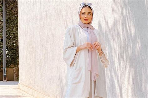 مع موسم العودة الى المدارس قطع أساسية في خزانة الشابات المحجبات