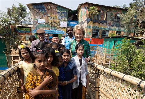 Königin Mathilde Besucht Rohingya Flüchtlingslager In Bangladesch Brf