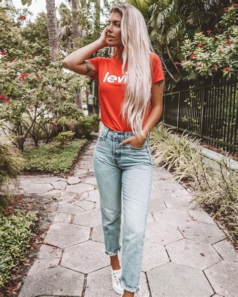 Kelsey Floyd On Instagram Tells Husband Not To Crop Out Feet He Met