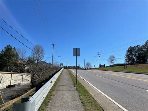 610 Red Bud Rd Calhoun Ga 30701 610 Red Bud Road Loopnet