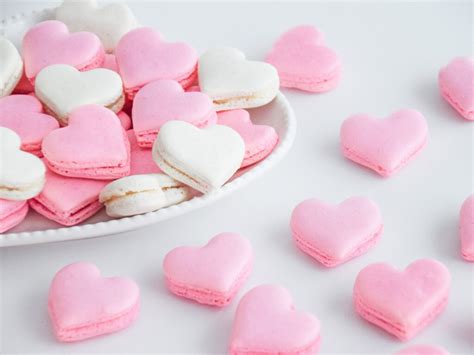 How To Make Heart Shaped Macaron Shells Free Template Baking With Belli
