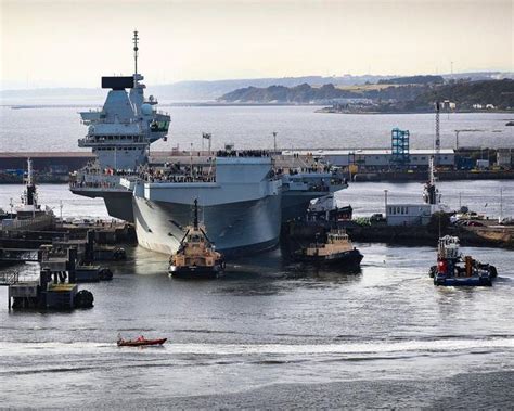65000噸航母駛出船廠，英國卻無艦載機可用，只能起降直升機 每日頭條