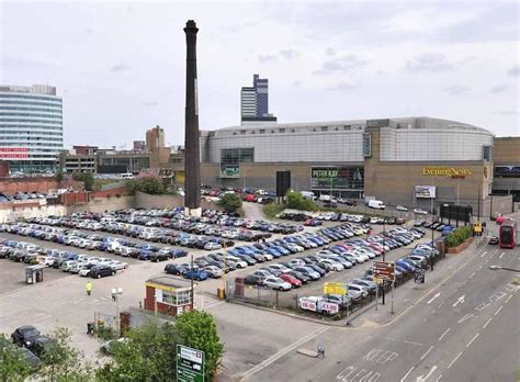 Rafferty Steeplejacks Demolish The Iconic Boddingtons Brick Chimney In