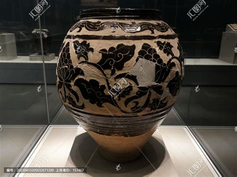 西夏褐釉剔缠枝番莲纹瓷罐文物考古文化艺术摄影汇图网