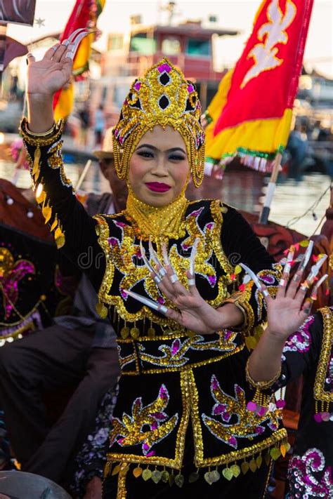 Pakaian Tradisional Bajau Laut Photograph Of The Mag Paii Bahau