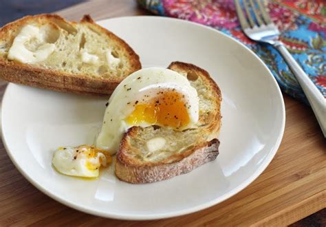 How To Poach Eggs In The Oven Oven Poached Egg For Breakfast With