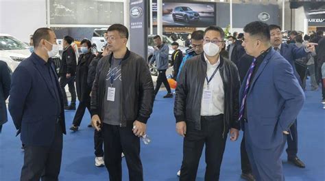 润华汽车董事长栾航乾总经理刘彤一行赴车展一线巡视 搜狐汽车 搜狐网