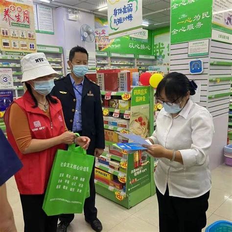 晋城街道巾帼志愿者开展垃圾分类宣传助力人居环境提升家庭晋宁蔡世林