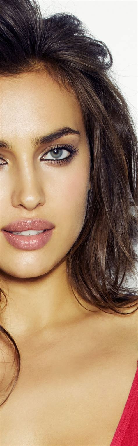 900x2900 Resolution Irina Shayk Topless Pic 900x2900 Resolution