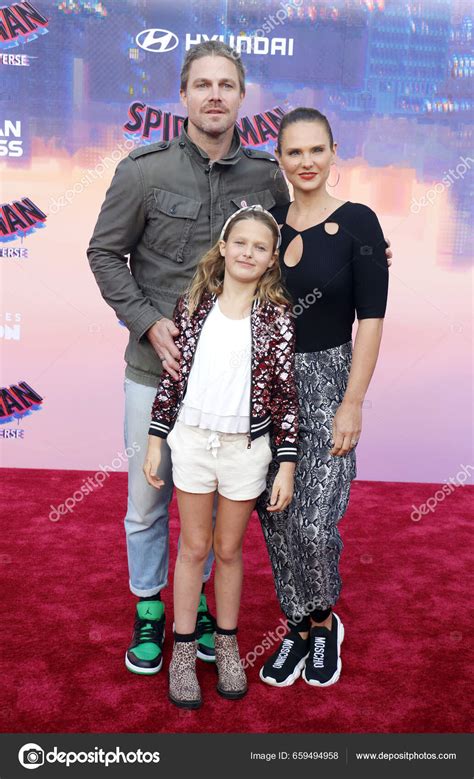 Stephen Amell Cassandra Jean Daughter Mavi Premiere Spider Man Spider
