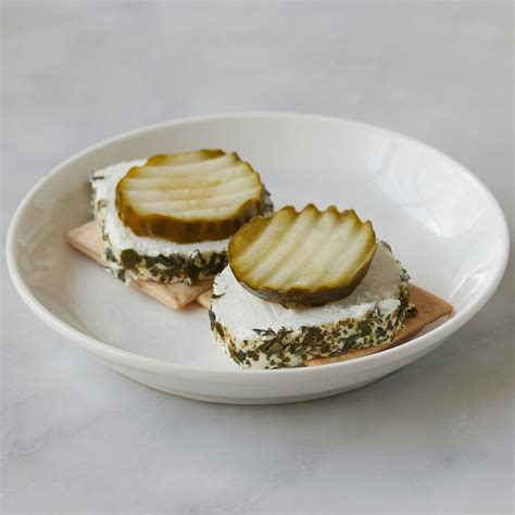 Mcclures Pickles Spicy Dill Slices Kicked Up Pickle Chips Murrays Cheese