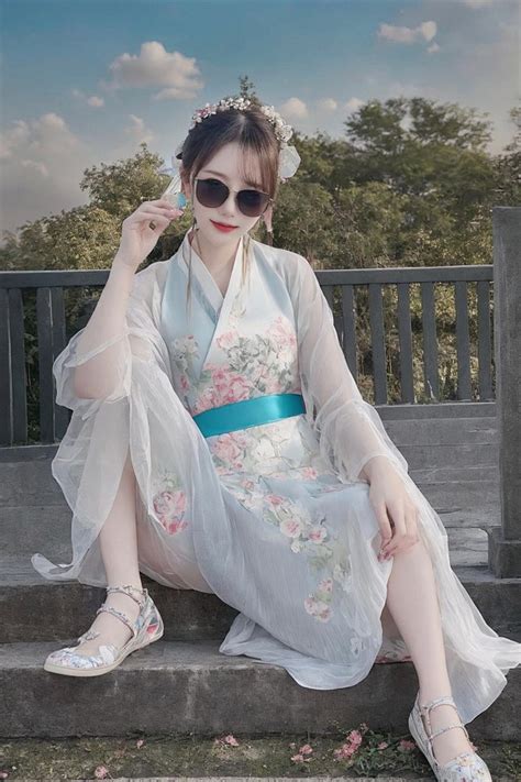 不愧是汉服，连我这种抠脚大汉穿起来都那么好看