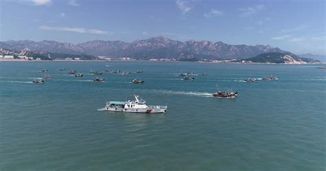 开海啦数千艘渔船出海开捕 青岛海警局保驾护航 山东各地 山东新闻 新闻 齐鲁网
