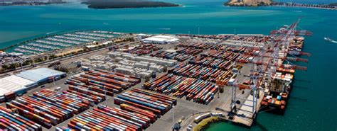 Kalmar Hybrid Straddle Carriers At The Port Of Tauranga