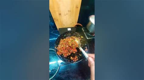 लोखंडी तव्यावर बनवलाय मस्त टमाटर ची चटपटीत आंबटगोड तिखट चटणी भाजी