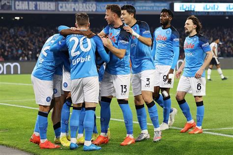 Il Napoli Travolge La Juventus Per 5 1 Al Maradona Nel Big Match Al Vertice