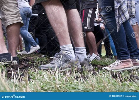 People Queue Editorial Photography Image Of Concert 42831502