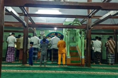Tradisi Selikuran Di Masjid Kuno Di Kaki Gunung Sumbing Magelang