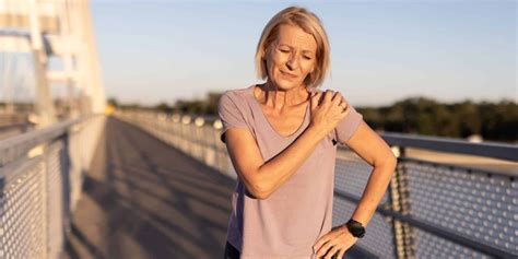 5 Signs Your Shoulder Alignment Is Off Brisbane Chiro