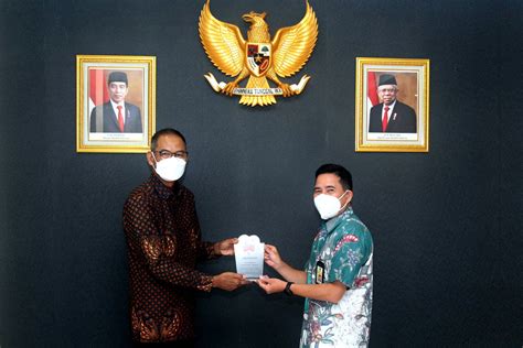 KPP Pratama Jakarta Beri Penghargaan Kepada Wajib Pajak LPKR