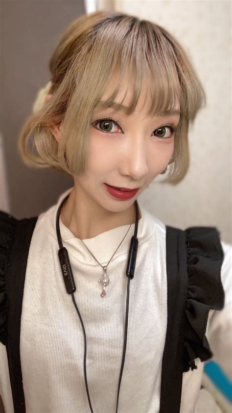 Fullmoon Official On Twitter おはピポ ̗̀𖤐 雨で萎え落ちだけど気持ち切りかえて元気にいきまっしょい🥳🌨