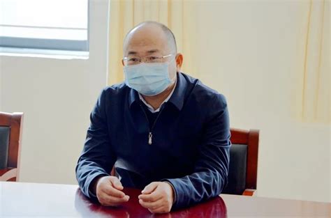 鹤山区区委书记张超到鹤山区法院春节前走访慰问澎湃号·政务澎湃新闻 The Paper