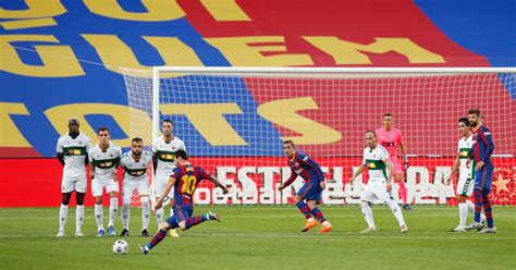 Pase quirúrgico en el gol un gran tiro libre y una patada que preocupó a todos el partido de