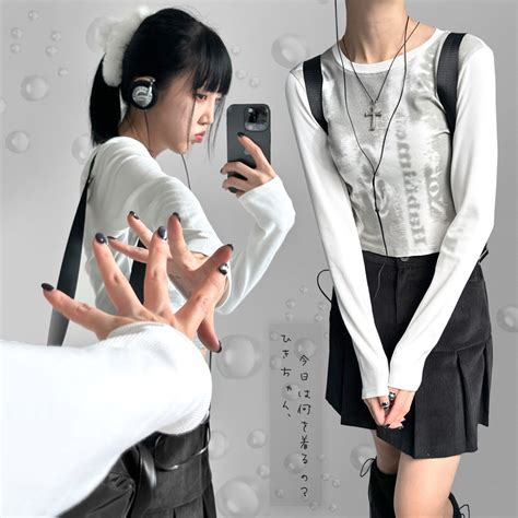 히키모드 무채색 그래픽 나염 레이어드 겨울 이너 골지 크롭 긴팔티셔츠