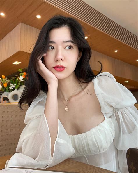 คุณ มีน 4 รูป