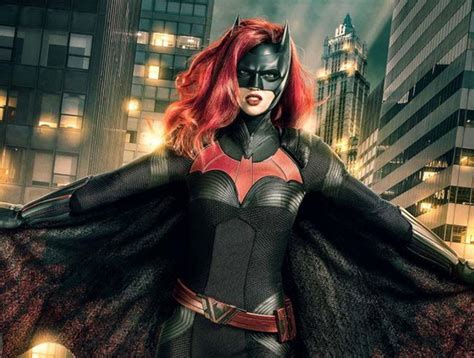 Batwoman Finally Finds A Place She Fits As Female Batman Cosmic Book News