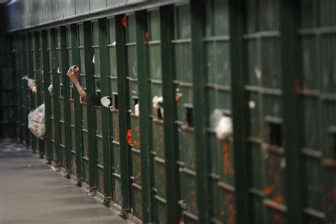 Inmates Faced Terrifying Strip Search At Gunpoint In L A Jail