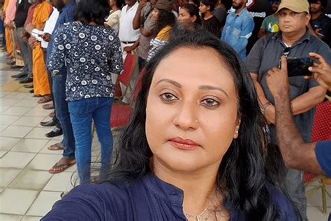 දමිතාට සහ සැමියාට විදෙස් ගමන් තහනමක් Lnw Sinhala