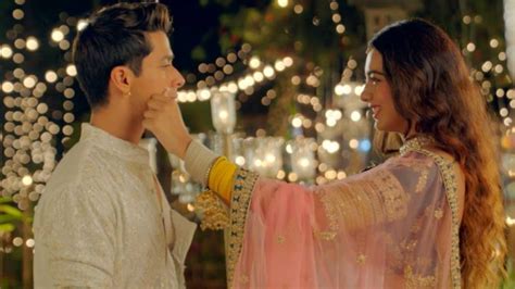 Pratik Sehajpal And Sandeepa Dhar Dua Karo Song Lyrics