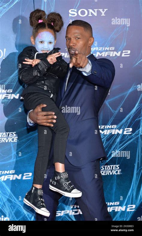 Jamie Foxx Right And Anelise Bishop Arrive At The Ny Premiere Of The