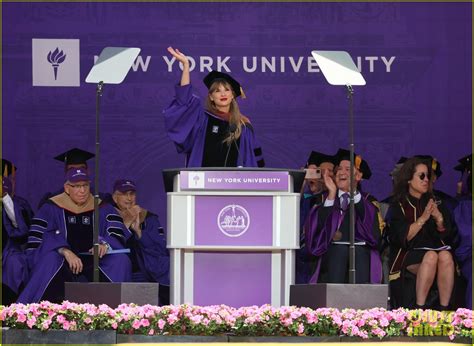 Read Taylor Swifts Entire Nyu 2022 Commencement Speech With References