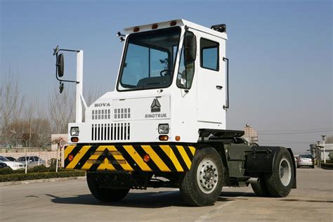 Howo Terminal Tractor Truck With 6 Wheel China Tractor And Tipper