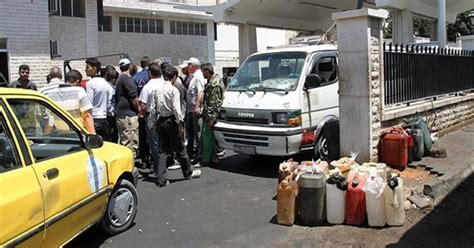 أزمة الوقود والخبز في مناطق سيطرة النظام السوري عودة الطوابير