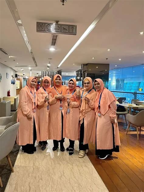 6 Momen Chintami Atmanagara Pergi Ke Tanah Suci Bahagia Umrah Bareng