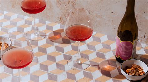 Stemmed Vs Stemless Wine Glasses Is There A Difference Made In