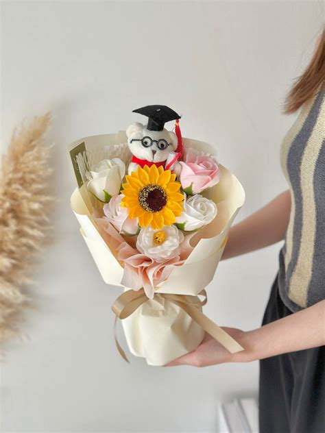 Brooks Soap Flower With Bear Hug And Heart