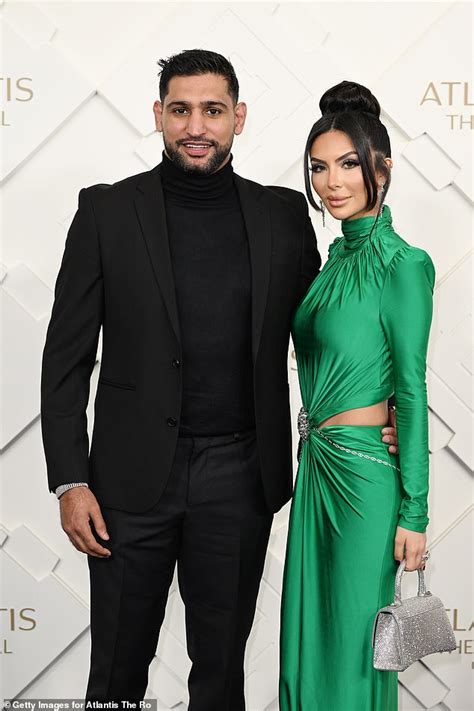 Amir Khans Wife Hits Back At Model Who Sent Revealing Photos To Her Husband Daily Mail Online