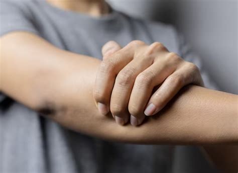 왼쪽 팔뚝 통증 효과적인 집중치료법